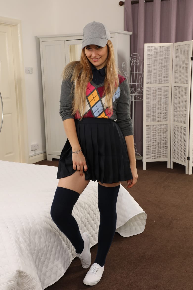 Sexy pictures of Stephanie Bonham Carter at Only-Sportswear